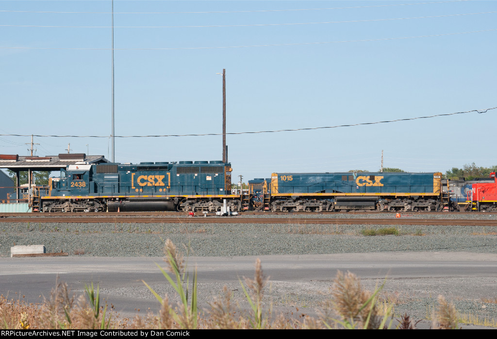 CSX 2438 & CSX 1015